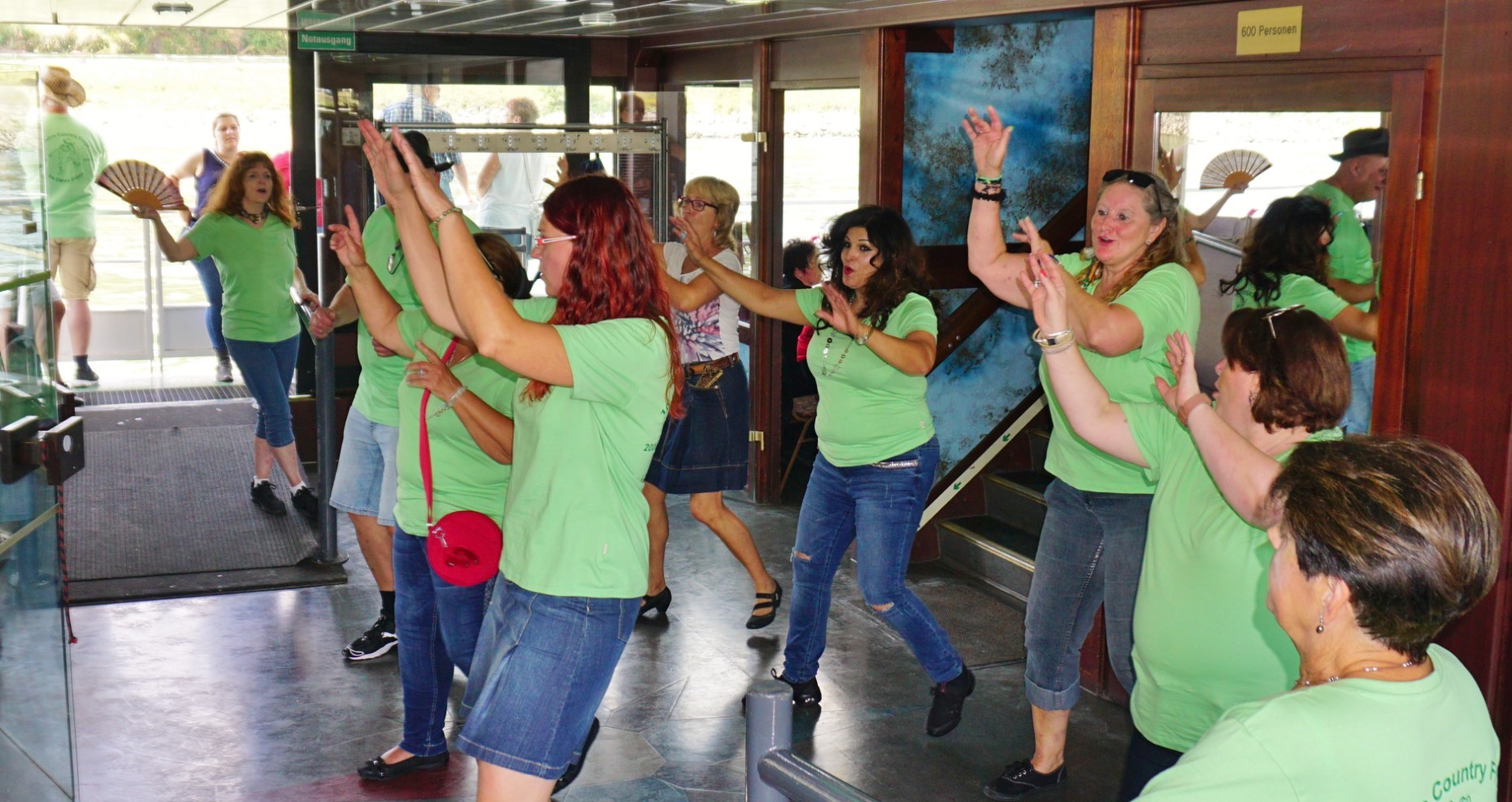 2019_08_04 120750 044 Line Dance auf Schiff Koblenz Dizzy Dancers ...